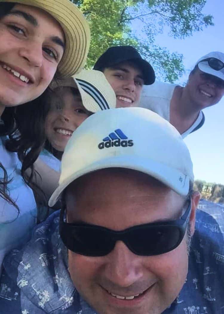 How to Say Hello in Canada